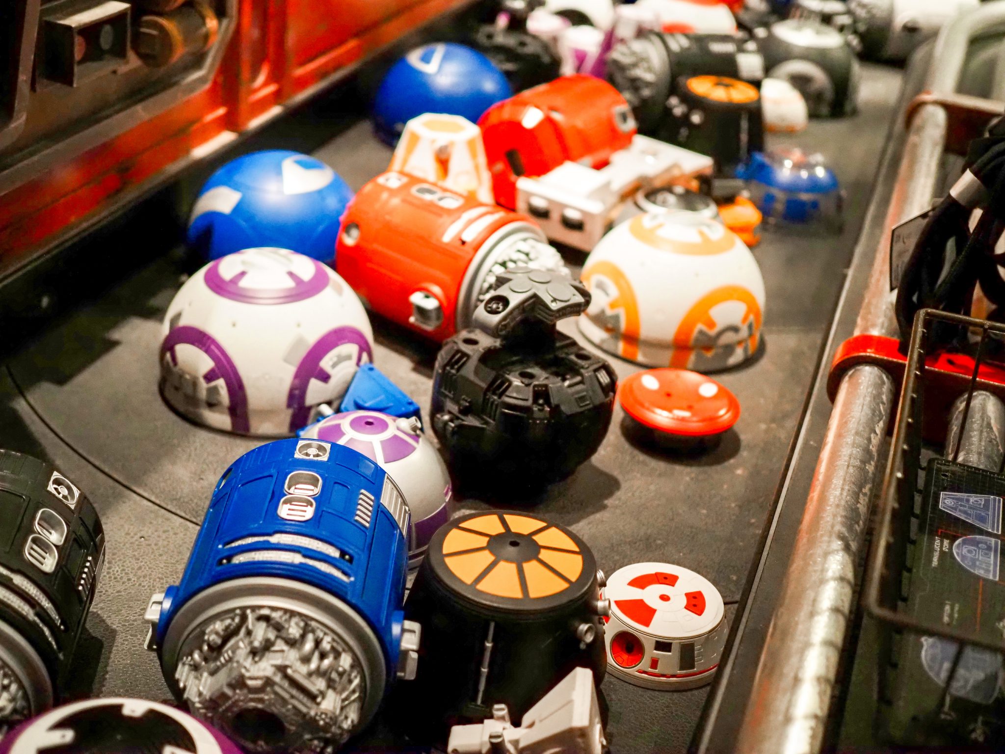 Droid Depot Options at Walt Disney World - Amber Likes
