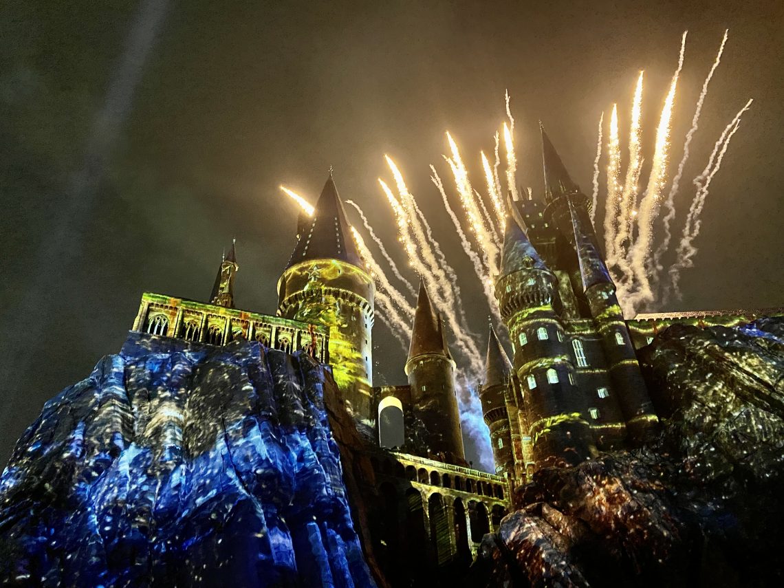 Christmas in Universal Orlando: Complete Magical Guide - Amber Likes